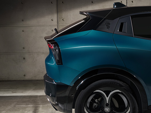 Alfa Romeo Junior Ibrida: Exterior and Interior | Alfa Romeo IE