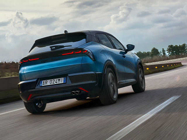 Alfa Romeo Junior Ibrida: Exterior and Interior | Alfa Romeo IE